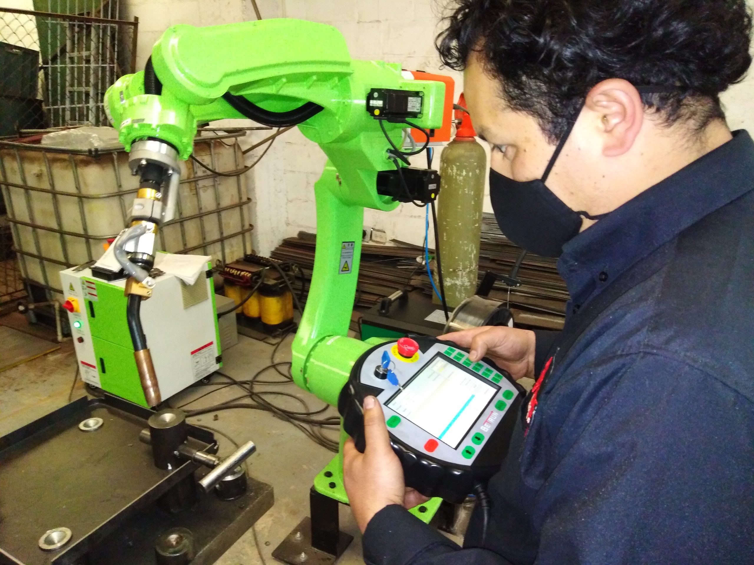 Soldadura MIG con precisión - Saggo - Mecanizados y Soluciones Industriales Soldadura MIG con precisión - Saggo - Mecanizados y Soluciones Industriales